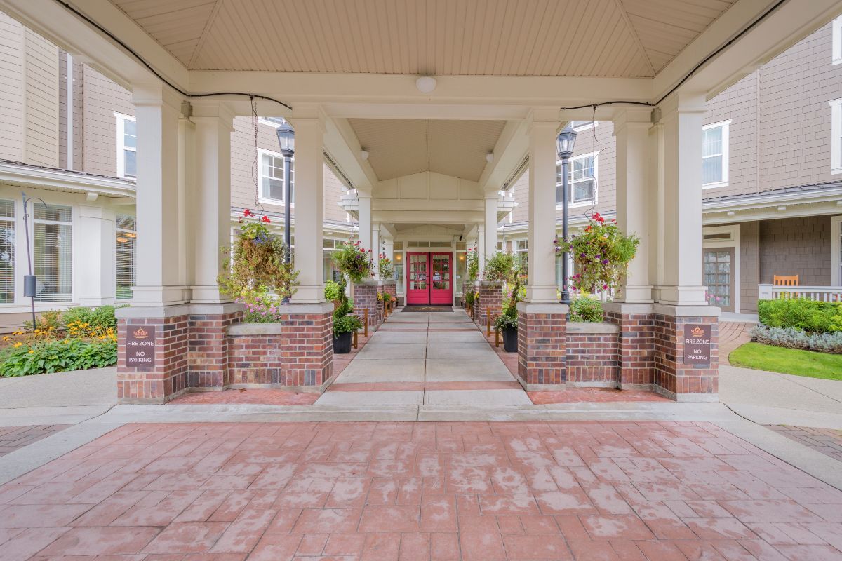 Residential Care in North Vancouver, BC | Sunrise of Lynn Valley