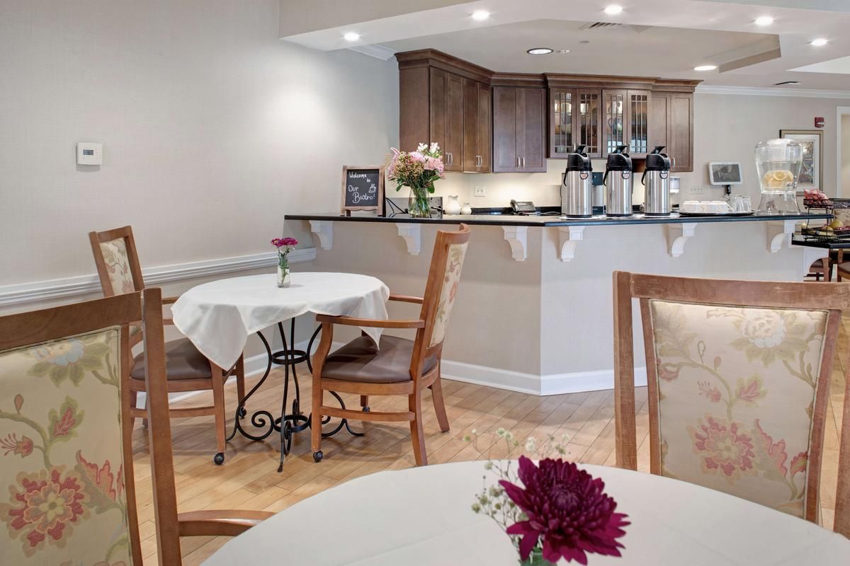 Assisted Senior Living in Naperville, IL | Sunrise of Naperville North