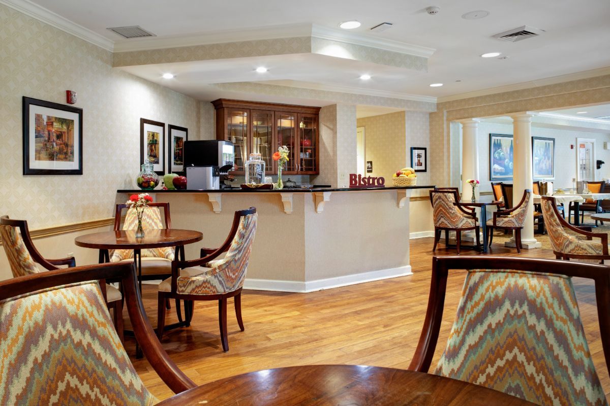 Personal Care & Memory Care in Media, PA | Sunrise Senior Living